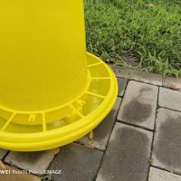 China 13L Durable Yellow Round Plastic Poultry Ration Feeding Bucket Customizable for sale