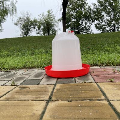 China Cylindrical Poultry Drinker For Broiler Watering Lines Hydration Station Water Feeders for sale
