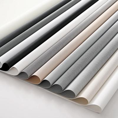 China Low Price Waterproof Dust Proof 430GSM Sunscreen Fabric Roller Blinds Fabric for Outdoor Use for sale