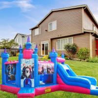 China PVC Inflatable Bouncy Castle with PVC Material and Repair Kit Accessory Included for sale