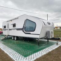 China 10m Travel Camper Trailer Camping Trailer Travel Recreation Trailer OEM for sale