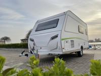 China 20-30 Feet Luxury Camper Trailer Slideouts Optional Awning Custom Travel Trailers for sale
