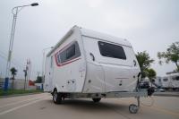 China Compact Off Road Camper Caravan Lightweight Camper Vans For Outdoor Enthusiasts for sale
