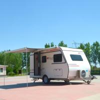 China RV Camper Travel Trailer Lightweight Fiberglass Campers With Water Tanks Awnings for sale