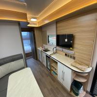 China Toilet Bathroom Outdoor Travel Trailers Outdoor Rv Campers With Restroom Shower Room for sale