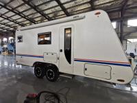 China 600AH Battery Fiberglass Campers 3000W Inverter Recreational Camper Trailer for sale