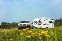 China 50L Water Capacity Mobile RV Trailer 5900mm Lightweight Travel Trailers for sale