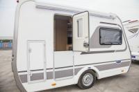 China Recreational Rv Motorhome Camping Caravan Trailer With 50L Gray Water Tank 1000W for sale