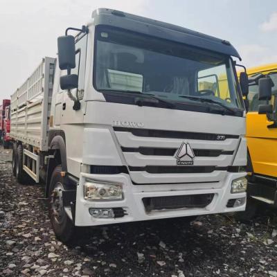 China 300-400L Fuel Tank Capacity Transporting Trucks For Long Distance Transport for sale
