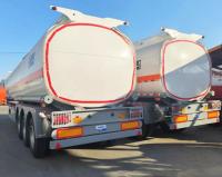 China Ordinary Liquid Transportation Semi Trailer Refueling Trucks Large Oil Tank Trucks Liquefied Natural Gas Transportation for sale