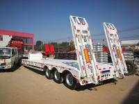 China 13M 50Tons Loader Heavy Duty  Lowboy Semi Trailer For Transporting Excavator Gooseneck 3 Axles Low bed for sale
