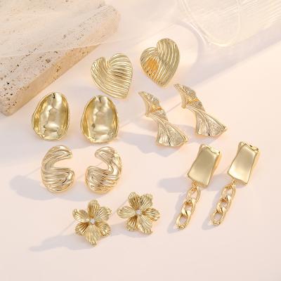 China Wholesale 14K Gold Flower Women's Earrings Heart Shaped Irregular Tassel Chain Pleated Fashion Jewelry Studs Earring for sale