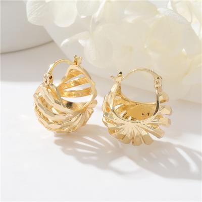 China Hot Hollow Design Ladies Jewelry Brass 14K Gold Plated Flower Basket Nets Shape Hoop Earrings for Women for sale