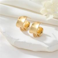 China Hot Selling Earring Accessories Gold-Plated Curved Glossy C-Shaped Earrings for Women 925 Silver Needle Irregular Earrings for sale