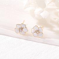 China Summer Fashion Jewelry 14K Gold Plated Enamel White Flower Stud Daisy Flower Korean Drop Earrings Jewelry for sale