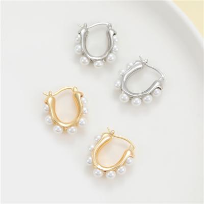 China Fashion Jewelry Lovely Trendy Hoop Loop Earring White Pearl Round Shape Design Earrings for Women for sale
