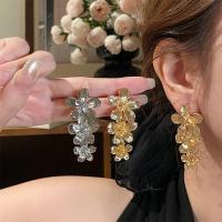 China Fashion Party Flower Plant Stud Earring Factory Wholesale Custom Brass 14k Gold Plated  Women's Jewelry Earrings Accessories for sale