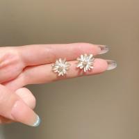 China Factory Wholesale Brass Enamel Pearl Sterling Silver Stud Earring Women Fashion Jewelry Flower Earrings for sale