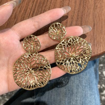 China Wholesale Fashion Brass  Plated 14K Gold Statement Double Round Flower Stud Earring WaterproofVintage Jewelry Party Earrings for sale