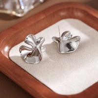 China Factory Wholesale of Fashionable and Simple Silver Needle Anti Allergy Geometric Jewelry Earrings and French Stud Earring for sale
