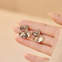 China Factory Wholesale of Fashionable and Simple Silver Needle Anti Allergy Geometric Jewelry Earrings and French Stud Earring for sale