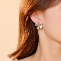 China Factory Wholesale of Fashionable and Simple Silver Needle Anti Allergy Geometric Jewelry Earrings and French Stud Earring for sale