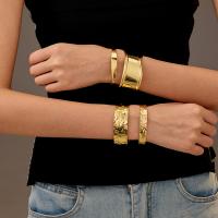 China Hot Selling Brass 14K Gold Plated Irregular Exaggerate Multi Layer Hammered Texture Fashion Jewelry Adjustable Bracelet Supplier for sale