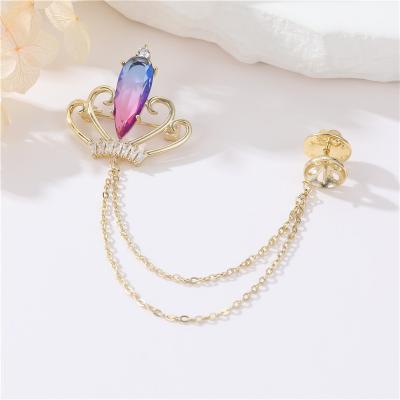 China Factory Wholesale Brass Fashionable Highend Zircon Crown Brooch With Chain Retro Highend Suit Sweater Dress Skirt Accessories for sale