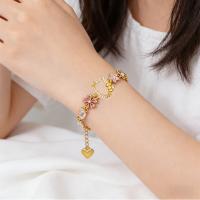 China Personalized Trendy Jewelry 14K Gold Plated Brass Zircon Gold Four Leaf Clover Ladies  Link Chain Clover Bracelet for sale