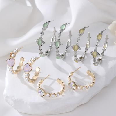 China Wholesale Gemstone Pearl Huggie Hoop Earrings Women Vintage 14K Gold Silver Plated Zircon Heart Oval  C Shaped Hoop Earrings for sale