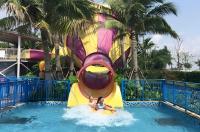 China Outdoor Mini Loudspeaker Swimming Pool Slide Customizable for Aqua Park for sale