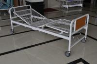 China Multi-Purpose Handicapped Manual Hospital Bed With Mesh-Wire Mattress for sale