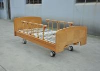 China Two Manual Crank Nursing Home Beds Solid Wood Structure Aluminum Alloy Side Rail for sale