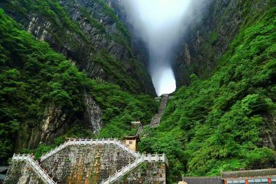 China Zhangjiajie 3-Day 2-Night Group Tour with English Guide and Air-Conditioned Bus for sale
