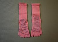 China Customizable Non-Slip Grip Yoga Socks with Five Toes for Enhanced Fitness for sale