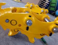 China Excavator Bucket Hydraulic Quick Hitch Multi Coupler With Double Lock for sale