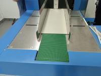 China Spine Cardboard Cutting Machine Smooth Trim Edge High Precision High Efficiency for sale