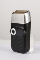 China Two independent floating heads  LCD display show battery capacity man electric shaver for sale