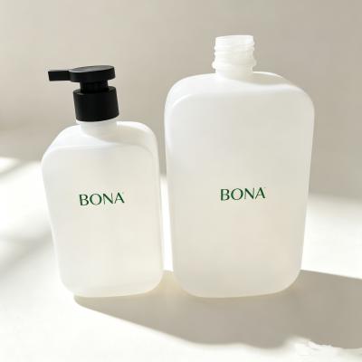 China Square 500ml 1000ml Hdpe Cosmetic Bottle OEM Service  Silk Screen Printing for sale
