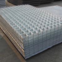 China Hot Dipped Galvanized Welded Wire Mesh Panels with 50×50mm Mesh in 30m Roll for Garden and Farm Fencing for sale