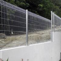 China Hot Dip Galvanized 3D Curved Fence with 50x200mm Mesh Size and Sustainable Design for sale
