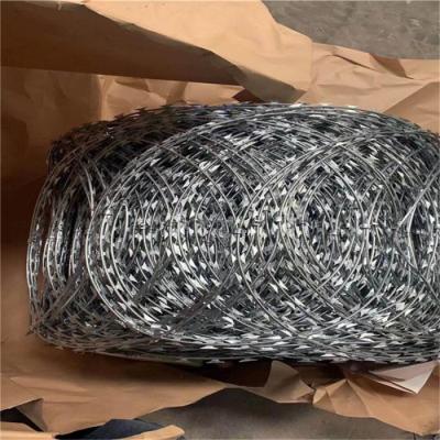 China Hot Selling Security Anti-Rust Solid Galvanized Steel Barbed Wire Fence Roll PVC Coated Iron Wire for Farm Mesh for sale