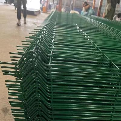 China Weather Resistant PVC Coated 3D Curved Fence with 50x200mm Mesh Size for Secure Perimeter Barrier for sale