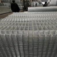 China 4 Feet Galvanized 3D Curved Fence Anti-climbing Wire Mesh Fence for Parking Lot for sale