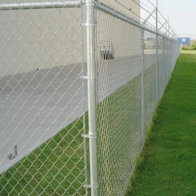 China Galvanized Cyclone Wire Mesh Diamond Chainlink Fence Panels Chain Link Fence Roll for sale