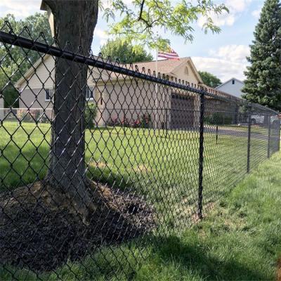 China PVC Coated Green Chain Link Fence Welded Iron Wire Mesh for Garden Outdoor for sale