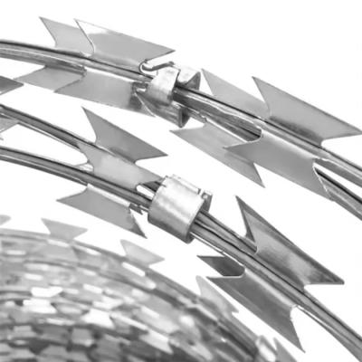 China High Quality Razor Barbed Wire 1.5mm-2.8mm Bto-16 Galvanized Razor Barbed Wire for sale