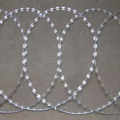 China Hot Dipped Galvanized Razor Wire with 0.5mm Thickness and 450mm Coil Diameter for High Security Fencing for sale