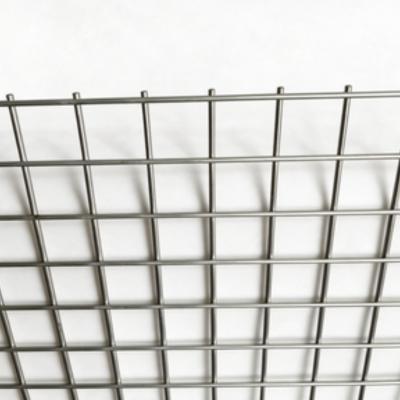 China Hot Dipped After Welding Galvanized Welded Wire Mesh 1.2m×25m Outdoor Garden Protective Wire Netting for sale