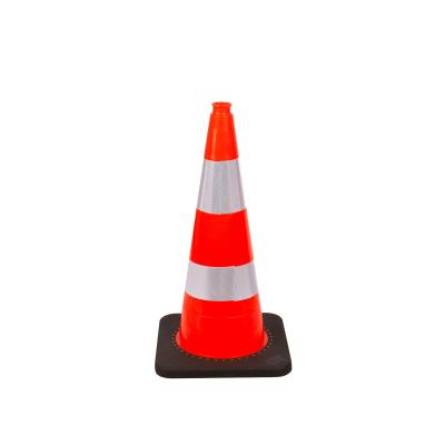 China 75cm Injection Molded PVC Traffic Safety Cone with Black Base for sale